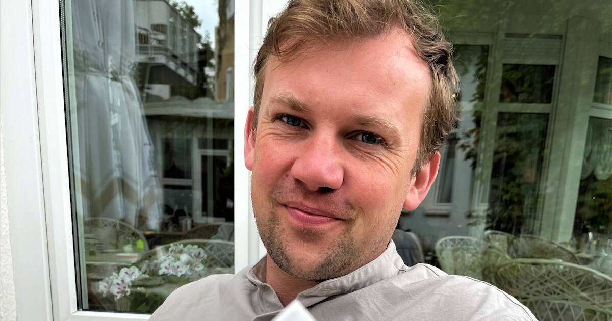 Jan van Tienen brengt mensen aan het lachen als schrijver bij satirische nieuwswebsite De Speld ...