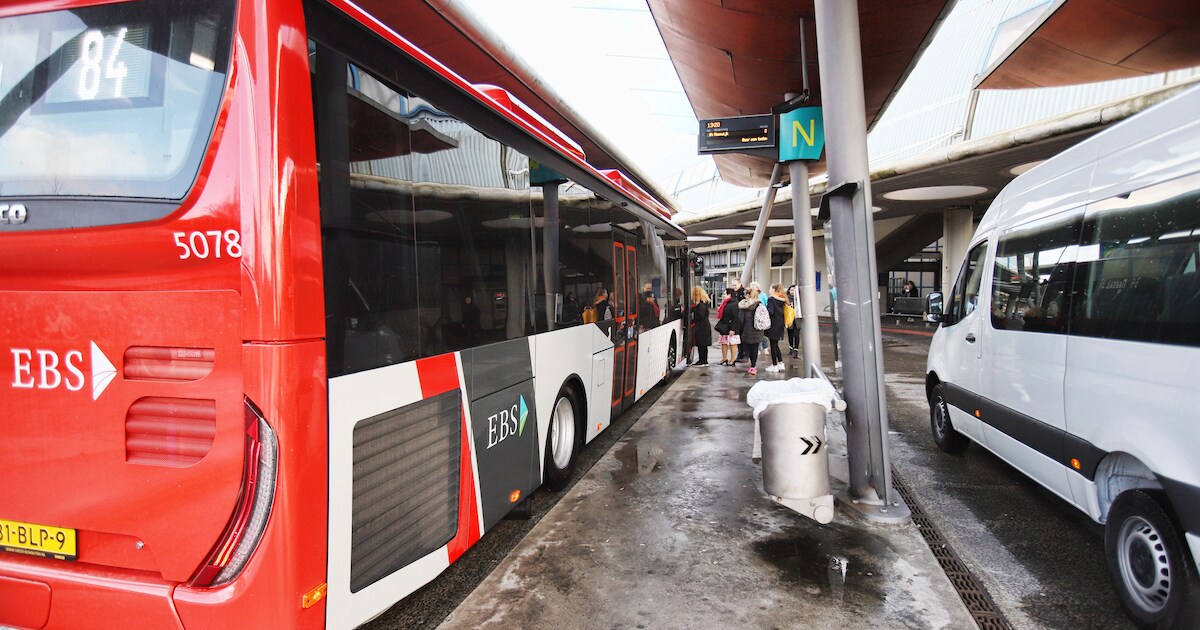 Te druk op de weg: bus rijdt niet meer naar Simonshaven en Zuidland ...