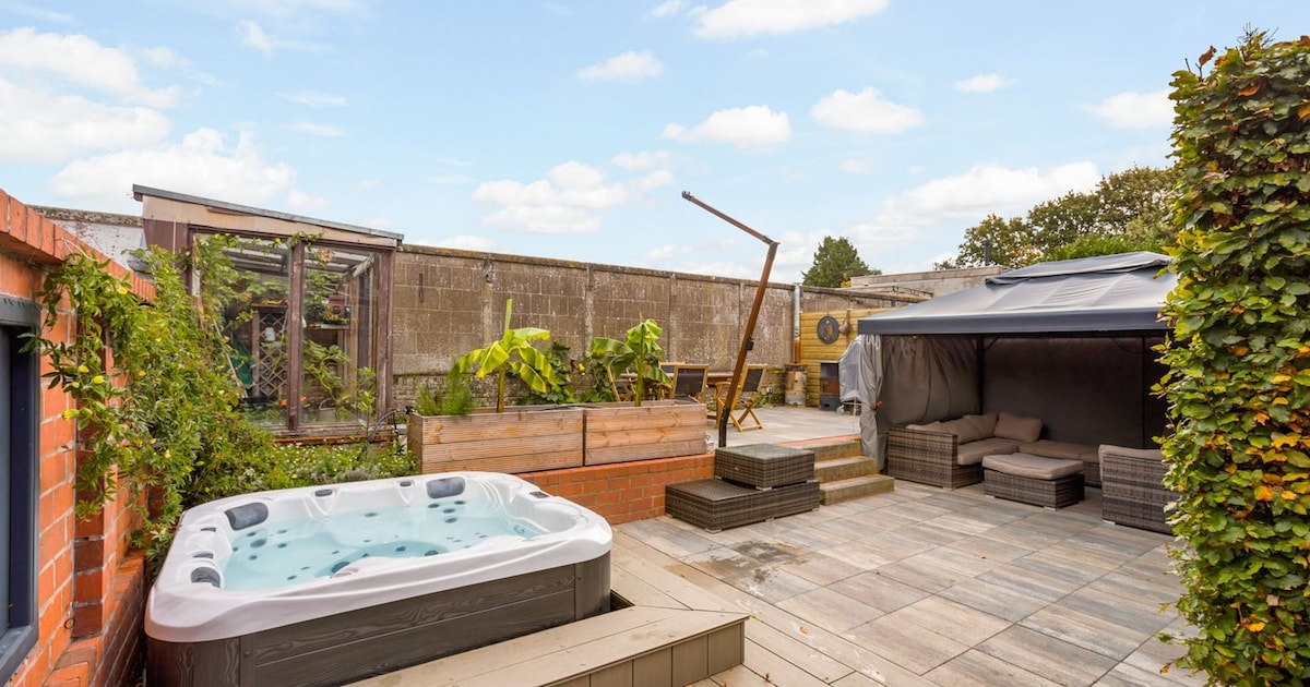 Stel is brommende jacuzzi van buren spuugzat: ‘Wij zijn ten einde raad ...