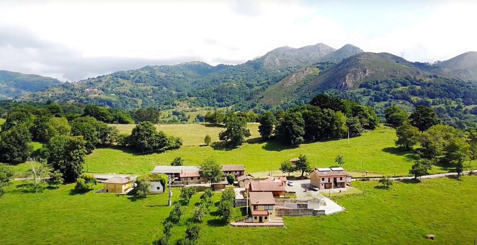 Nederlandse familie koopt Spaans dorp en brengt het leven terug: ‘We ...