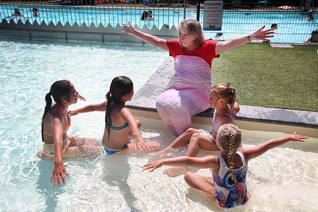 Els (65) staat al 30 jaar op de camping vier minuten van haar huis: ‘Het spoor over en we zijn ...