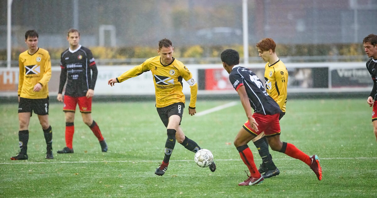 Unitas’30 voelt zich ‘benadeeld’en moet nederlaag slikken in absolute slotfase | Amateurvoetbal ...