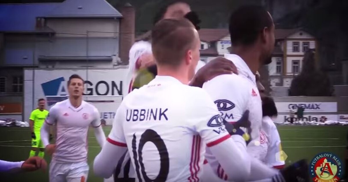 Desley Ubbink op trainingsveld bij RKC | Nederlands voetbal | BN DeStem.nl