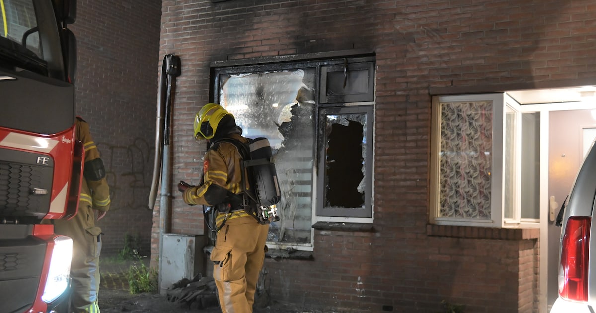 Mobiel toilet vliegt in brand tegen de gevel van woning in Breda: huis ...