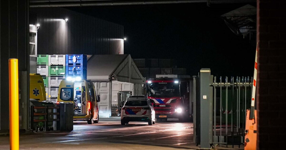 Medewerker bedrijf in Helmond raakt bekneld in machine en raakt ...