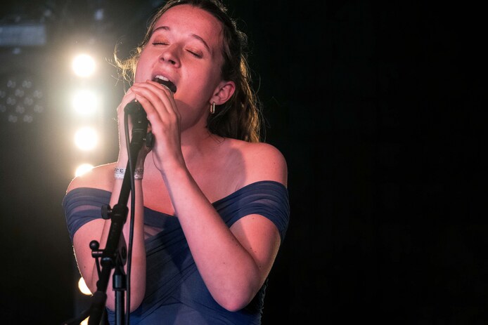 Rijzende Zeeuwse ster Rosann staat op Weitjerock: ‘Ik ben er nog nooit ...