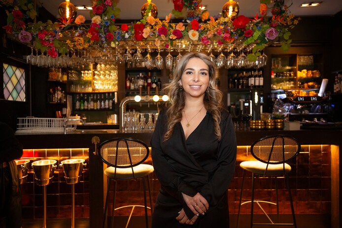 Kelly (32) geeft de zaak van haar ouders weer een compleet nieuwe twist ...