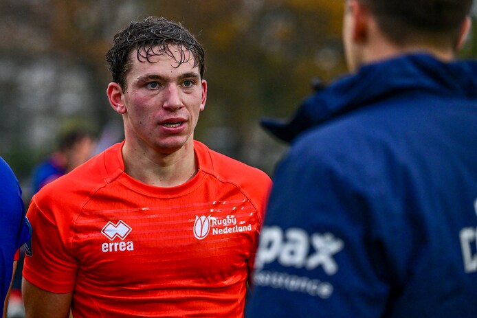 Na jaren wachten zingt Boris (21) het Wilhelmus uit volle borst mee: ‘Nu deel ik zelf de ...