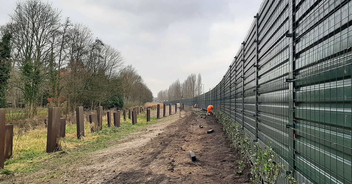 Dit kunstwerk staat al sinds 1986 langs de N3, maar is ineens bijna ...
