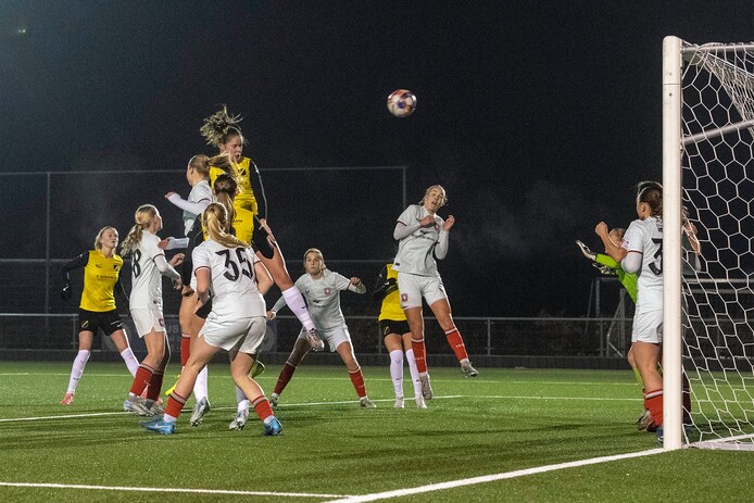 NAC Vrouwen verzuimt koppositie over te nemen, maar geeft de hoop niet ...