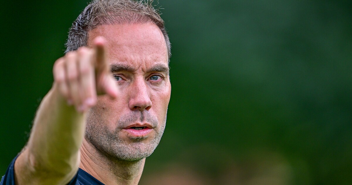 Zelfs de trainer is verbaasd over aanwinst TOP Oss: ‘Ik dacht: er moet ...