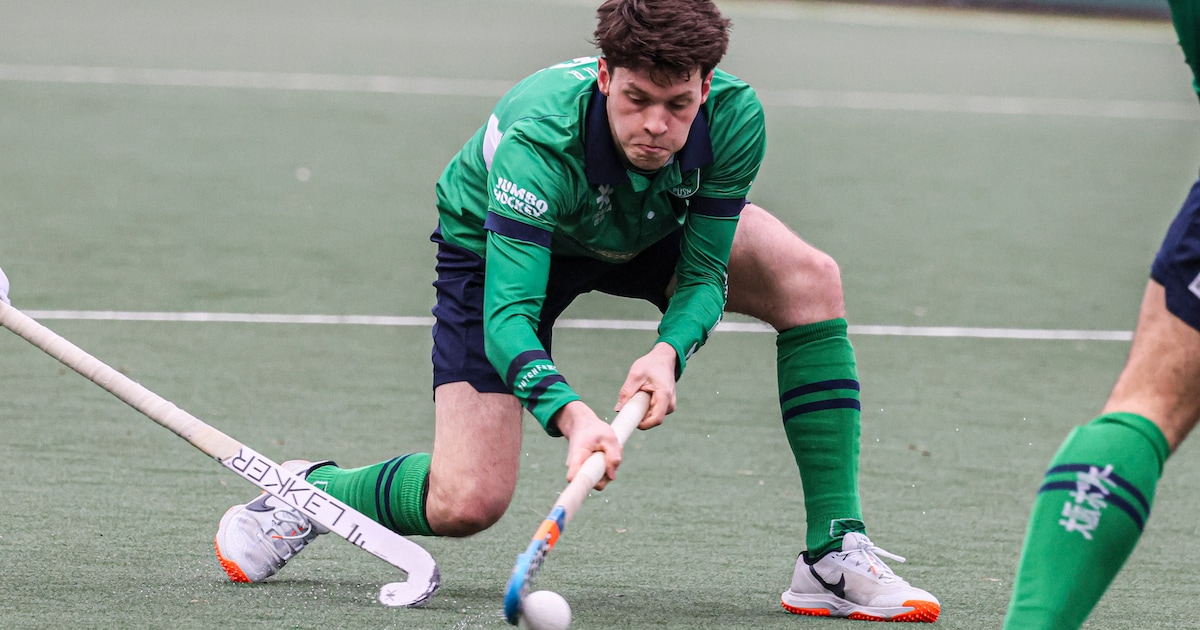 Wanneer Laurens (25) een hockeybal op zijn kin krijgt, denkt hij eerst ...