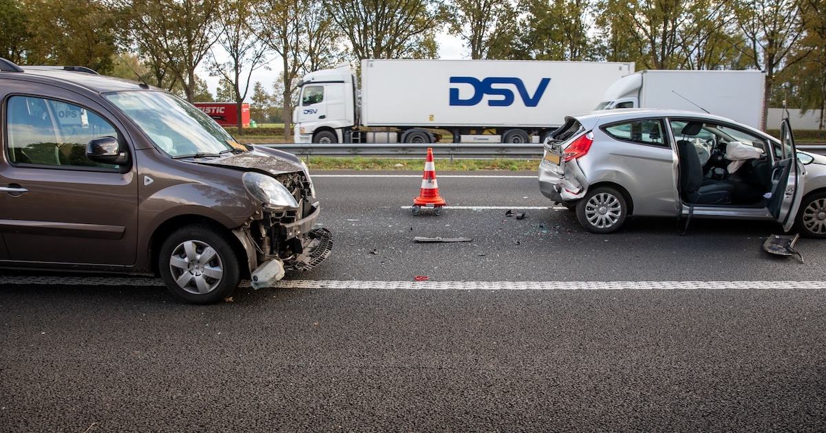 Weer een ongeluk op de A58: twee auto’s botsen bij Rucphen | Regio | BN ...