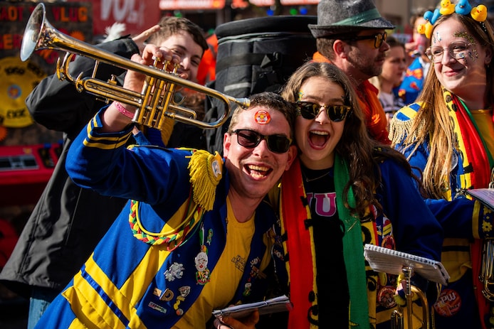 Kielegat geniet met volle teugen van uitbundige grote optocht ...