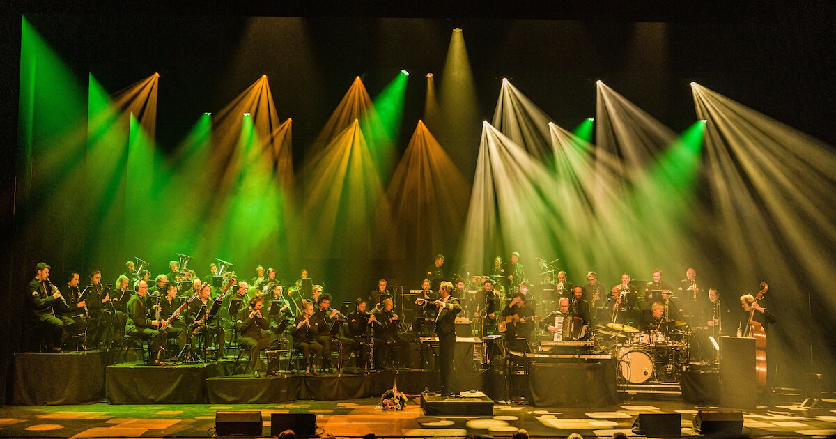 Bevrijdingsconcert in hangar op vliegbasis Gilze-Rijen: ‘Iets moois met ...