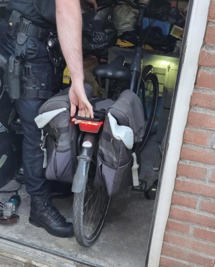 Buurtbewoners helpen politie een handje; fietsendief gevonden die het ...