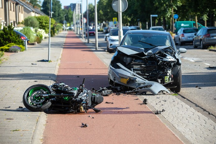Zes gewonden bij ongeval in Roosendaal, motorrijder reed onder invloed ...