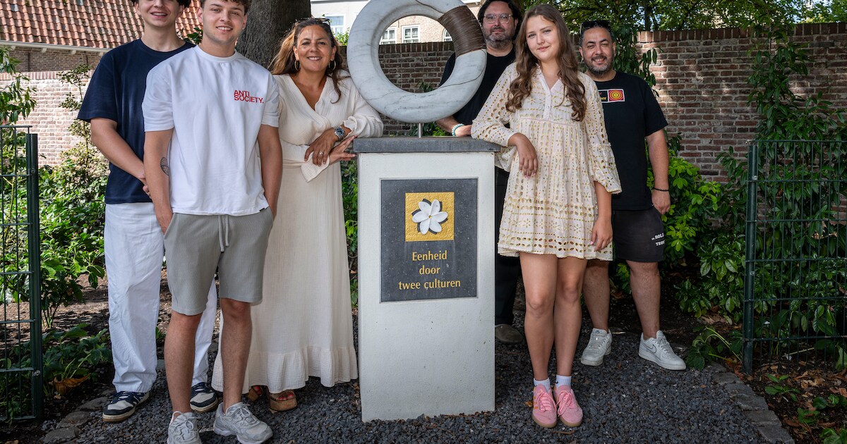 Izzy, Noah en Morris herdenken familiegeschiedenis tijdens Indië ...