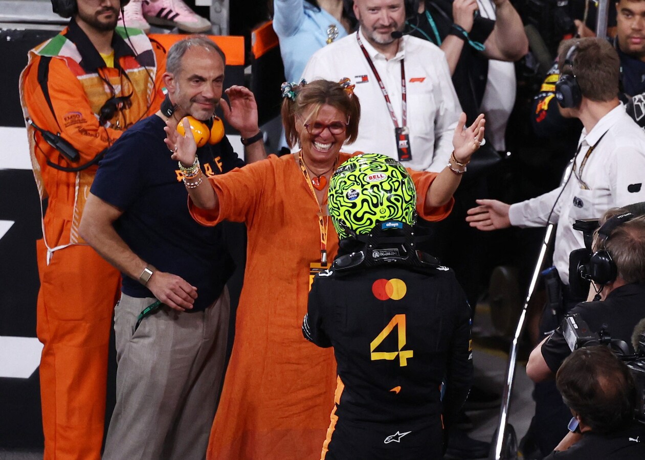 Belgische moeder van Lando Norris schiet vol bij wereldtitel zoon ...