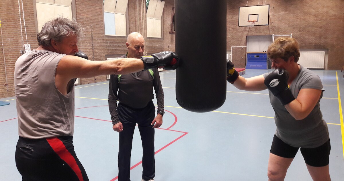 Boksles op het azc in Gilze: 'Een flykick lukt niet meer als 82-jarige ...