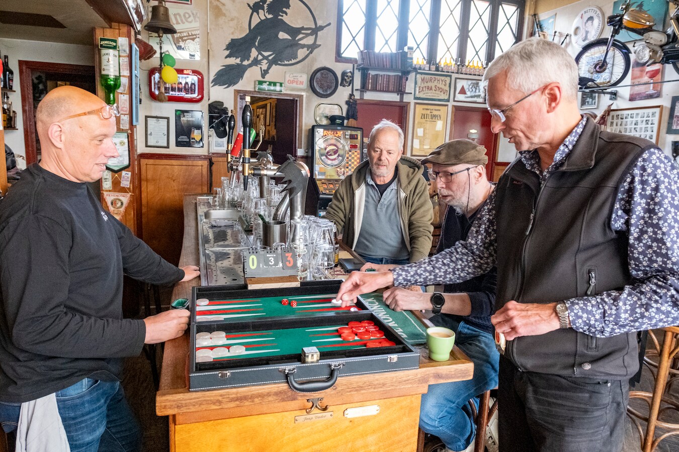 Marcel Lammers 25 jaar achter de tap van The Wicked: Guinness, Binky ...