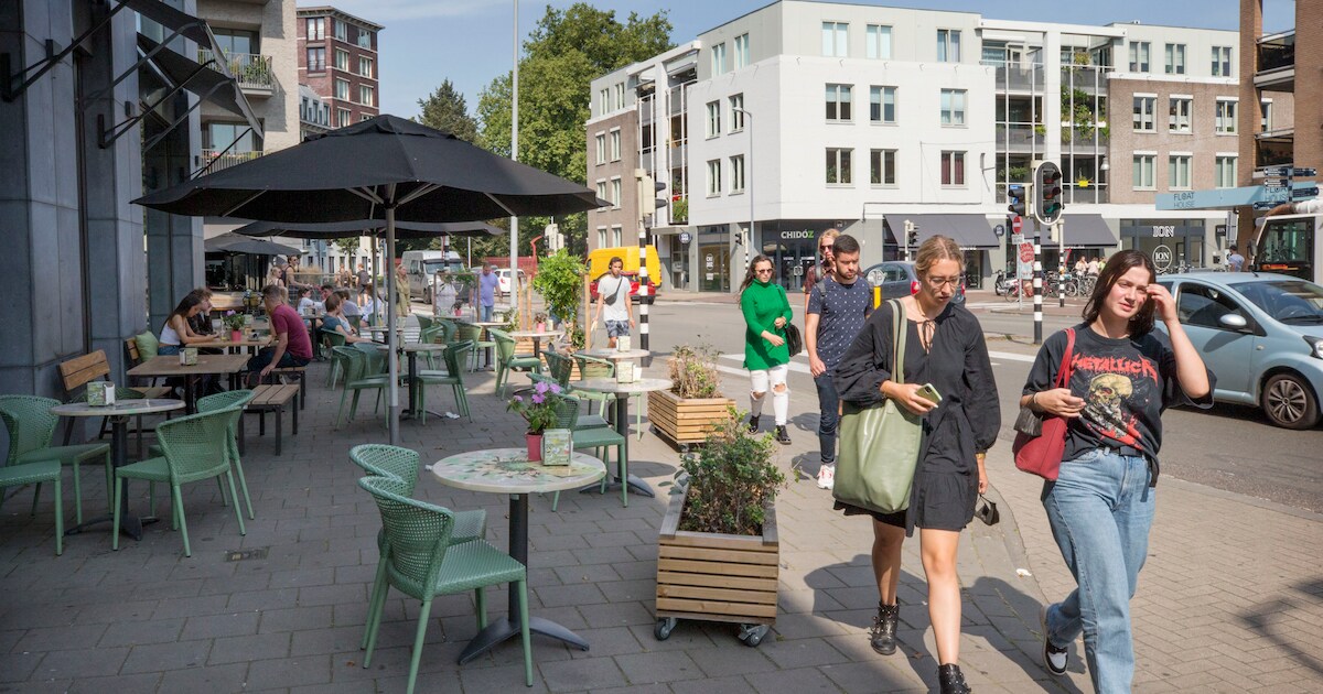 Tijdelijke terrassen in Breda mogen veelal blijven: ‘Reuring en sfeer ...