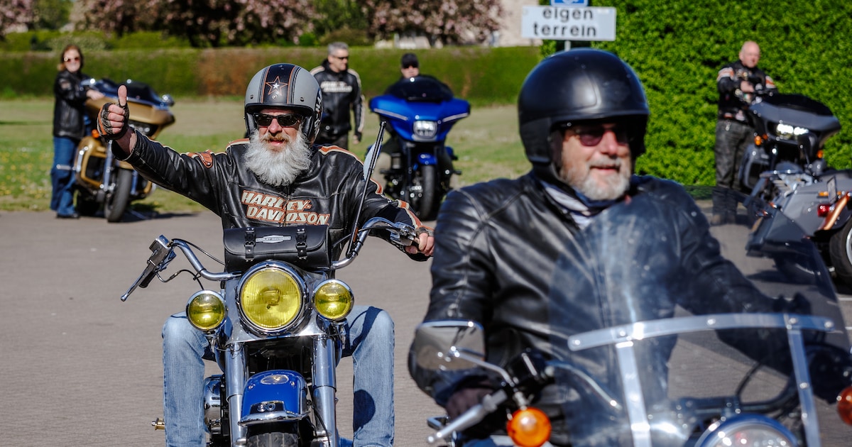 Hans (60) en Jan (55) zijn ongeneeslijk ziek, maar vertrekken toch voor ...
