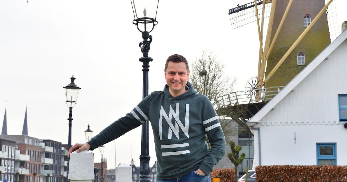 Jacques (51) weet precies wat er allemaal leeft in Etten-Leur, en dat ...