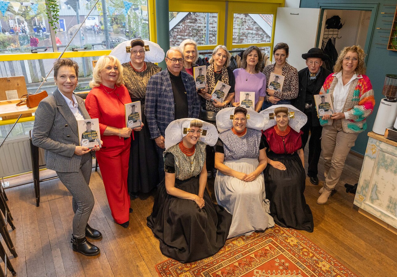 De Zeeuwse Meisjes van weleer komen samen in Goes: ‘Als 12-jarige sliep ik in het Hilton’ | Foto ...