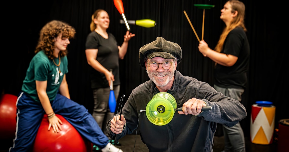 Robert (58) runt een circusschool in Breda: ‘Als een truc lukt, geeft ...