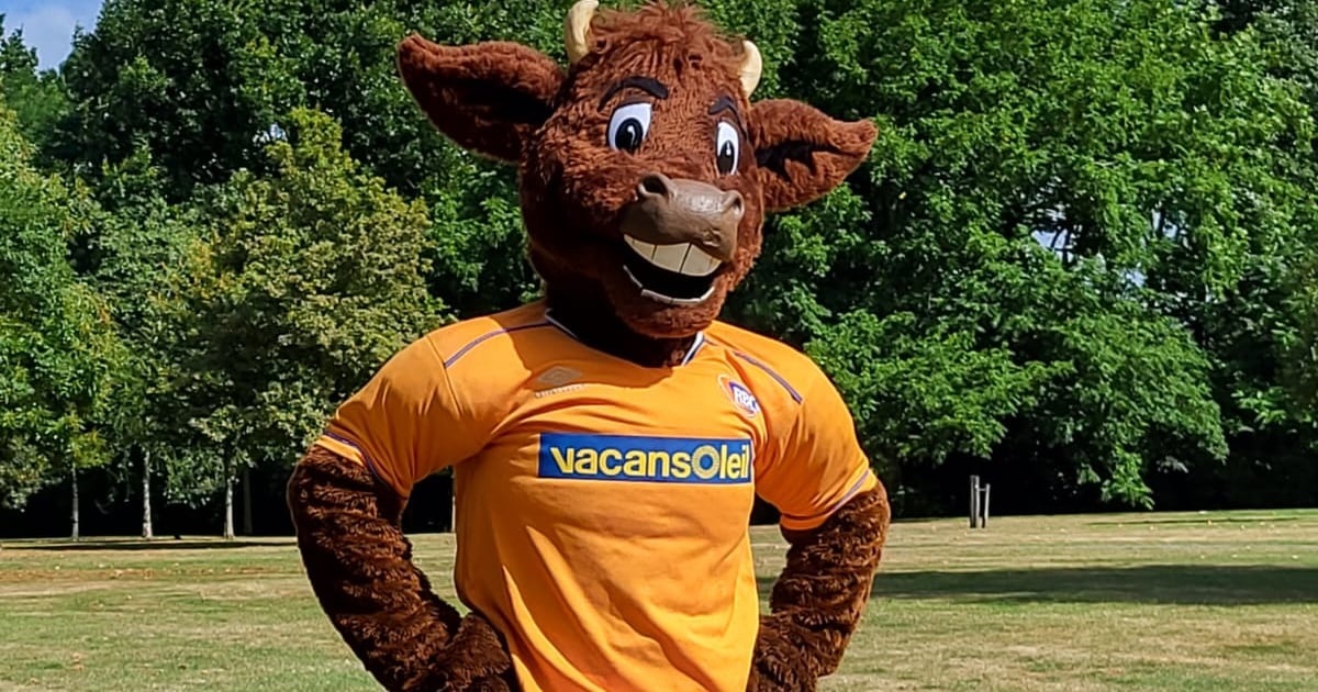 RBC-mascotte Boy Buffel zette ooit een Ajacied voor paal in Roosendaal ...