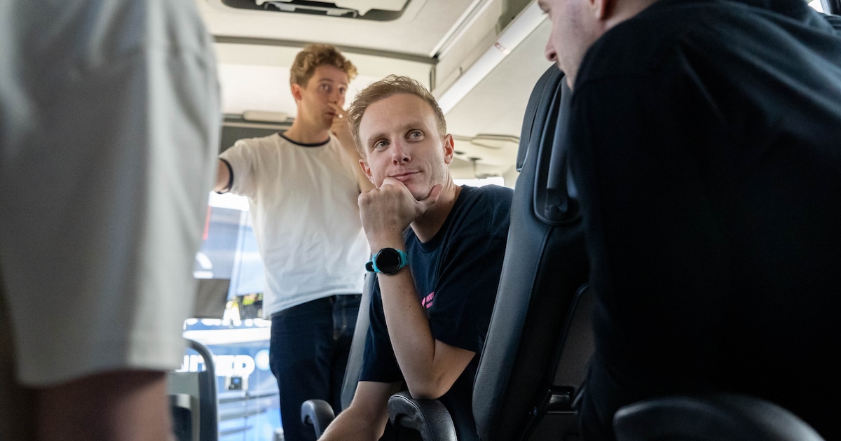 Devin (28) uit Breda en zijn vrienden stunten met komst van Wout Poels naar hun bijzondere ...