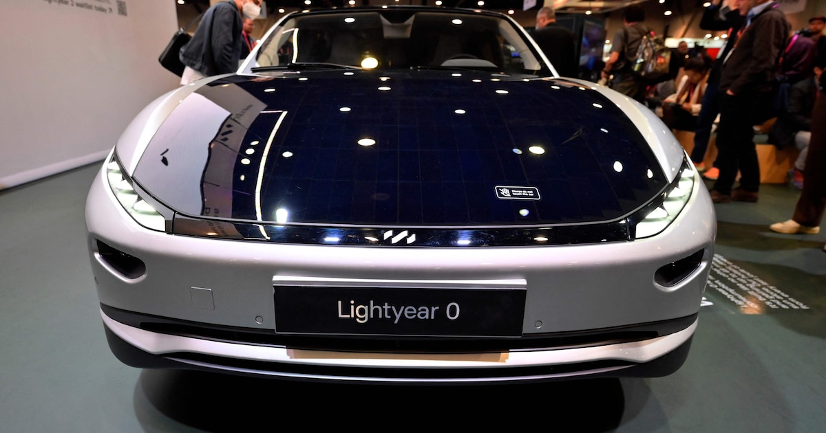 Enige rijdende Lightyear geveild: laatste zonneauto uit Helmond gaat ...
