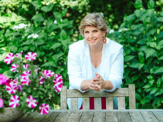 Angela de Jong stopt met haar tv-column: ‘Het begon een beetje te ...