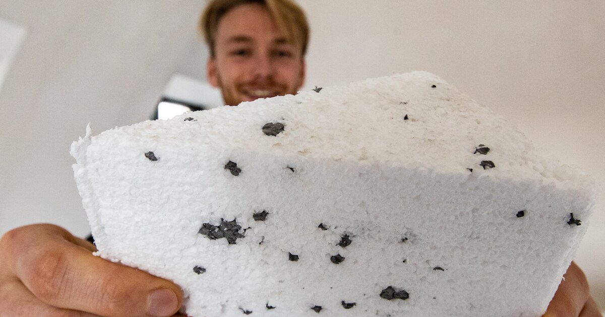 Vader en zoon bouwen huis van piepschuim: ‘Dit staat met gemak 100 jaar ...