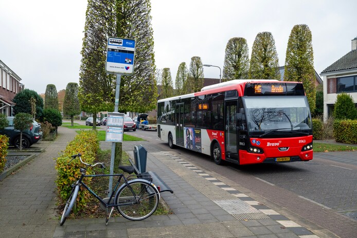 Een bushalte voor de deur is in dit geval logisch, dus geen ...