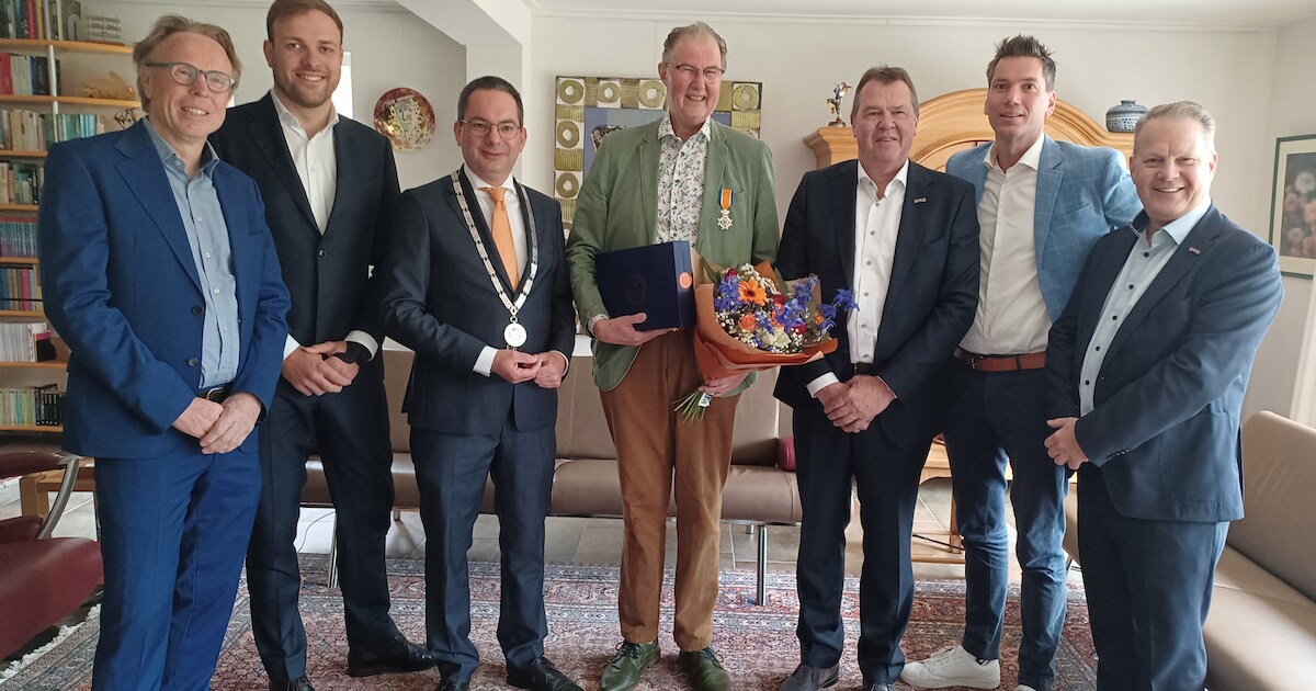 Zes lintjes uitgereikt in gemeente Woensdrecht, met twee ridders erbij ...