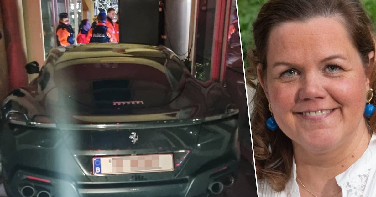 Bestuurder van Ferrari vlucht na ongeval, maar crasht in steegje: ‘Och ...