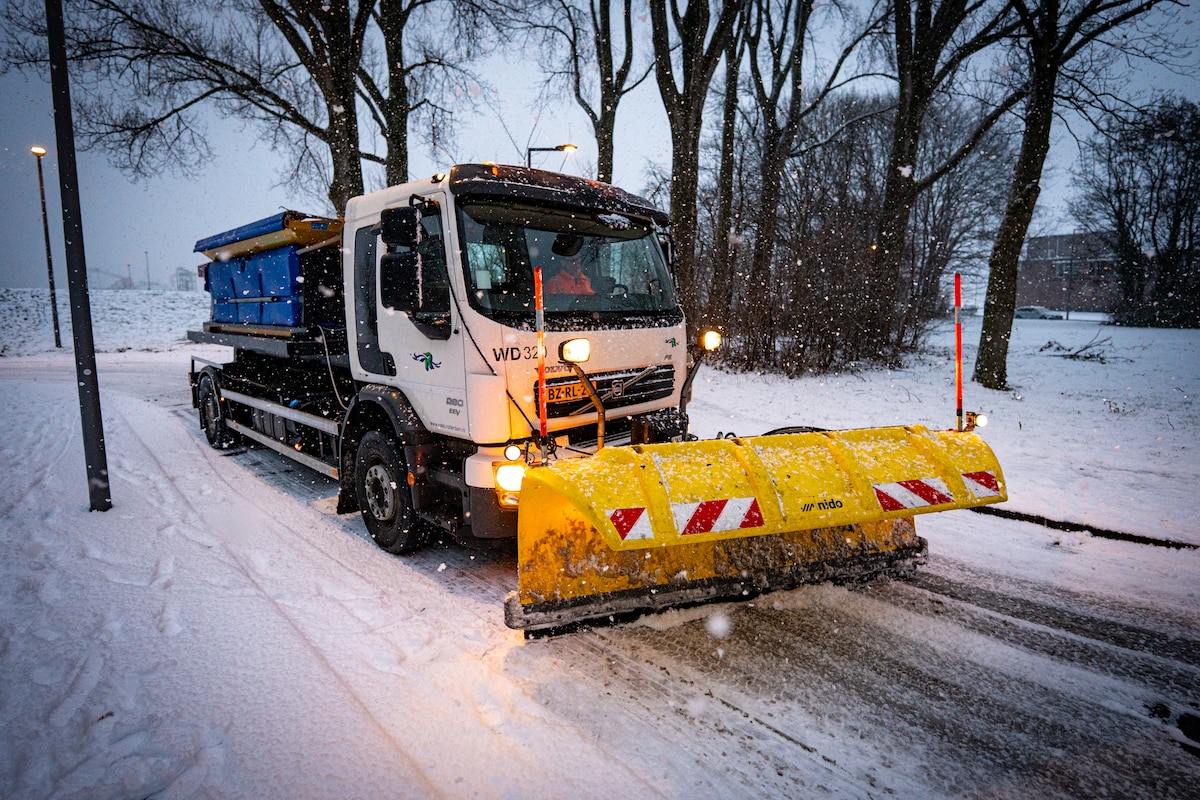 LIVE Sneeuw in Brabant | Winterdienstregeling NS verlengd ...