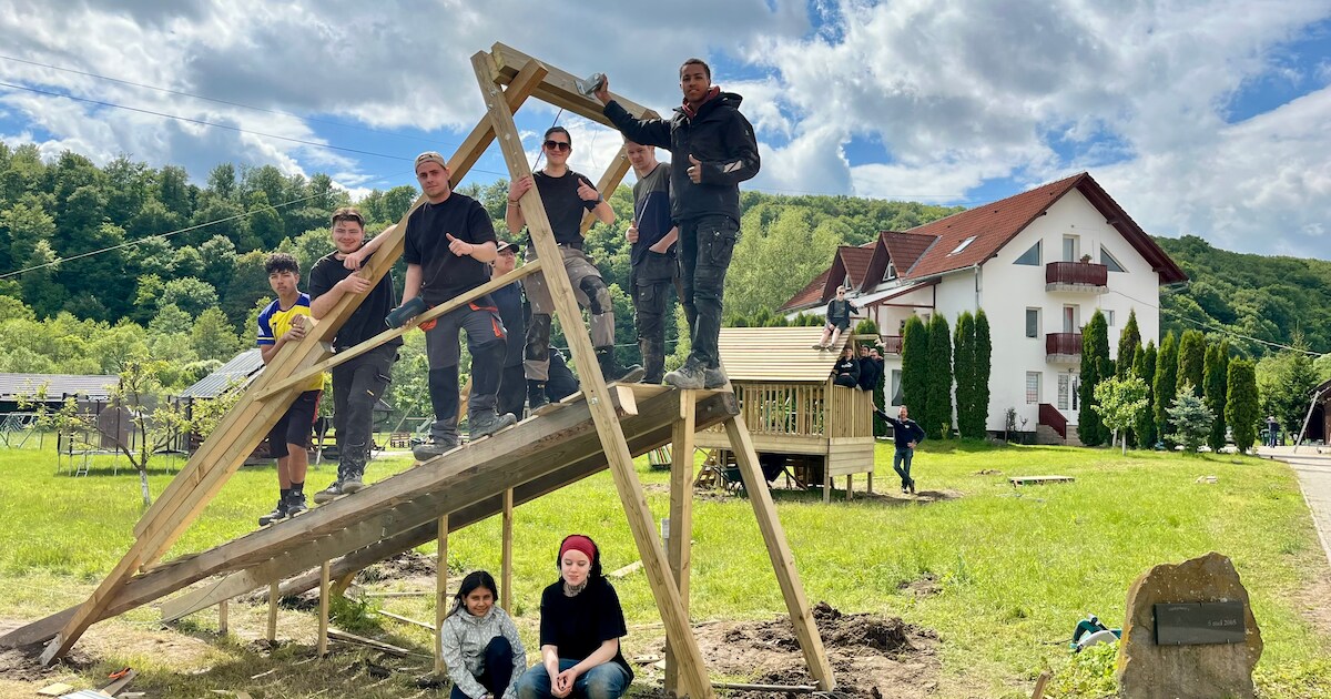KW1C-studenten laten handen wapperen bij Roemeens kindertehuis ...