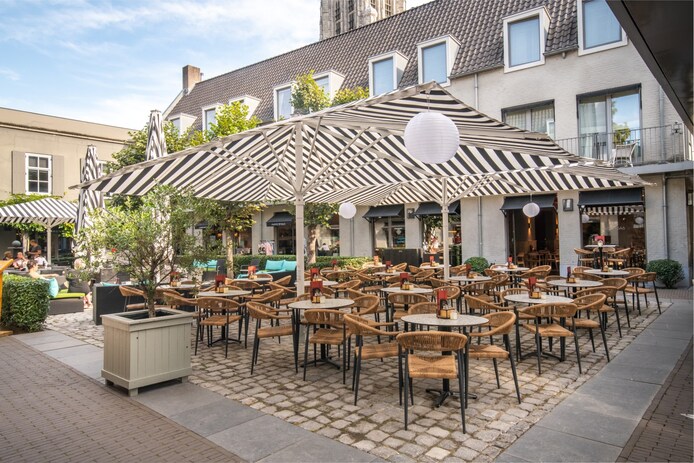 Bekende Bredase horecaman neemt Madame Sas over en gaat er Chez Dennis ...