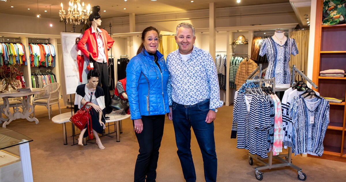 Nicole en Marc Struijk van Modehuis Welten wilden stoppen, maar ze kunnen de klanten niet missen ...