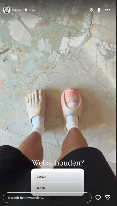 Mart Hoogkamer stapt naar politie om nepaccounts en Angela Schijf blikt ...