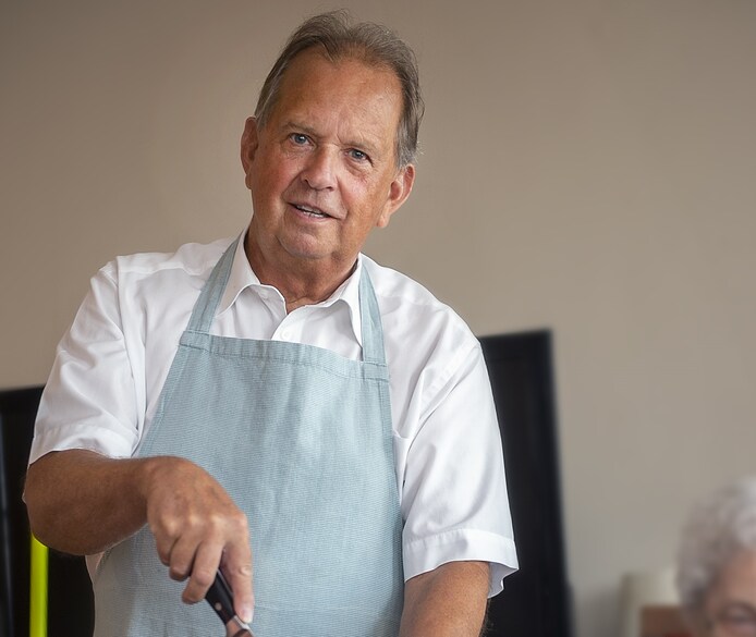 Wat Tom Cats proefde in wereldberoemde restaurants, serveert hij nu aan ...