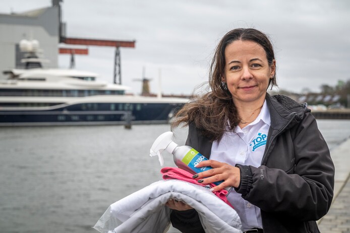 Bijna niemand kan luxe jachten schoonmaken, Anamaria Danci wel