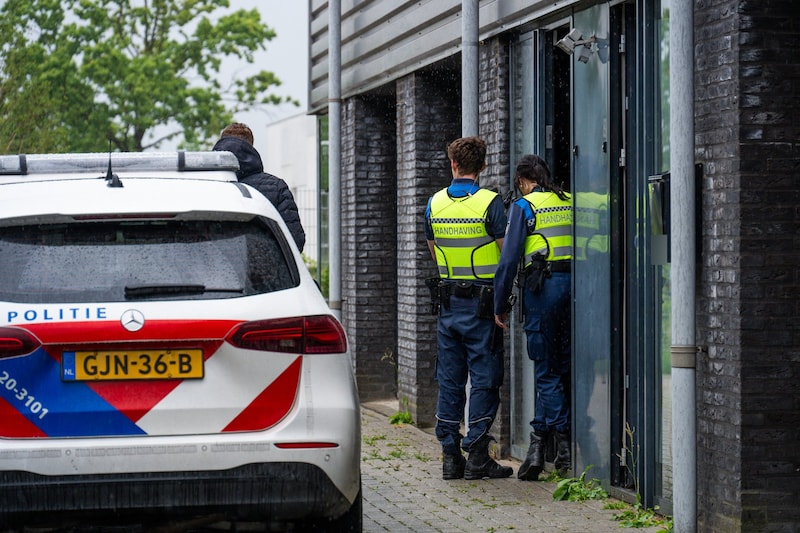 Handhavers bellen politie na controle in bedrijfsunit Breda: geen ...