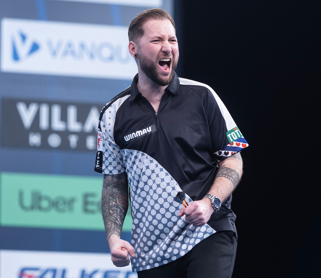 LIVE Grand Slam of Darts | Danny Noppert geeft voorsprong uit handen en grijpt waarschijnlijk ...
