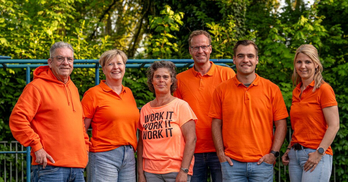 Met aardappelschillen en wijken versieren zet heel Langeweg ‘het dorp ...