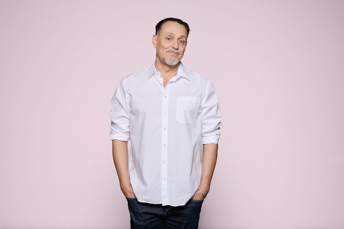 Hugo Borst moet er ’s nachts drie keer uit: ‘Man op leeftijd en blaas ...