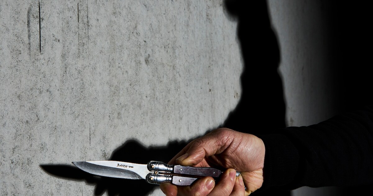 Criminelen dreigen vinger af te hakken om slachtoffer 38.000 te laten ...